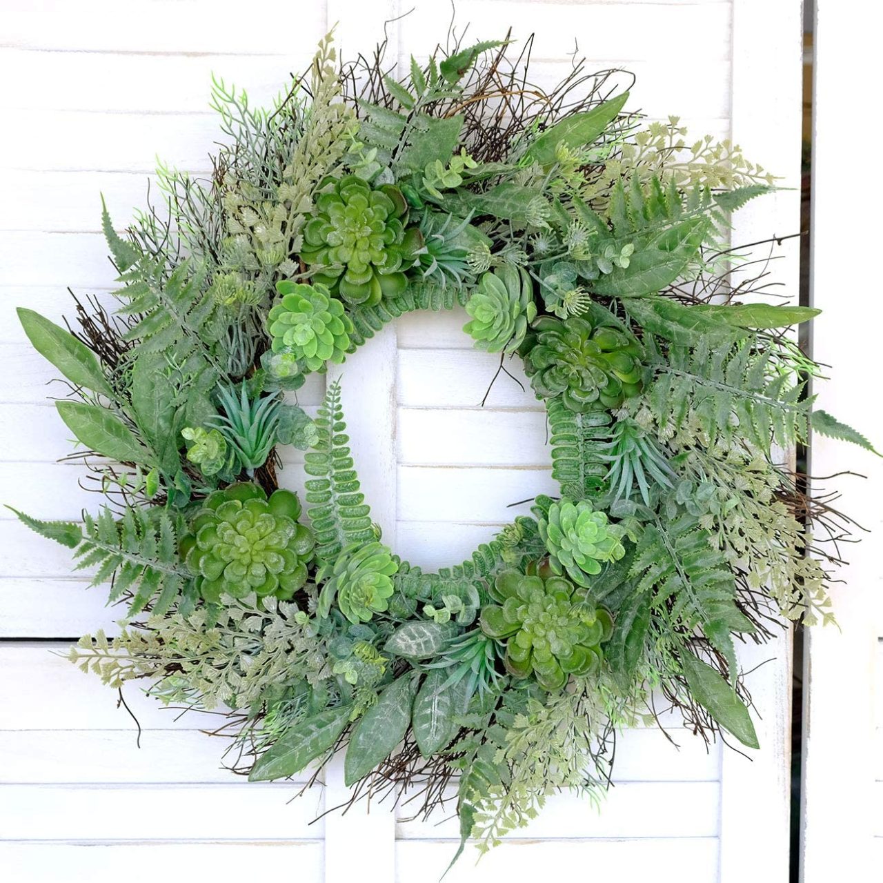 How to Make a Living Succulent Wreath - Succulents Network